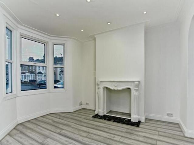 For Sale 2 Bedroom House Croydon Greater London DS99130086