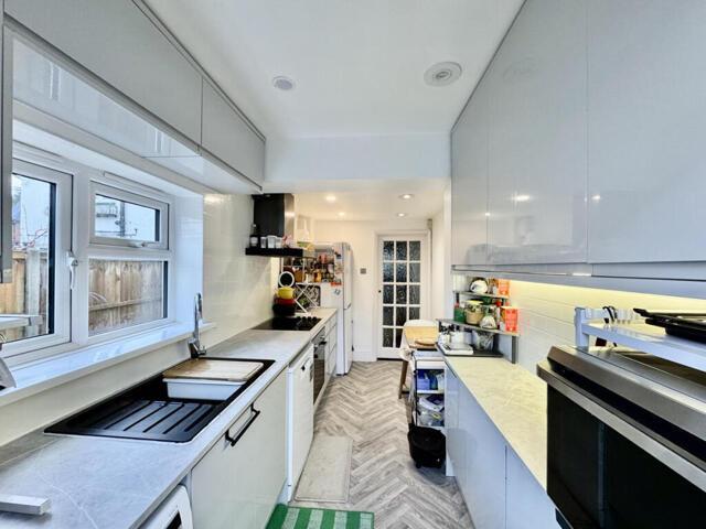 For Sale 2 Bedroom House Bushey Hertfordshire DLS100426484