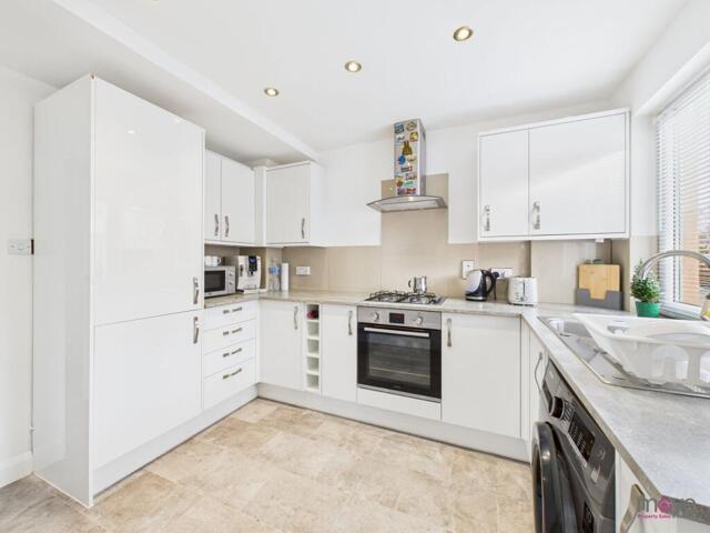 For Sale 2 Bedroom House Gloucester Gloucestershire DLS99344951