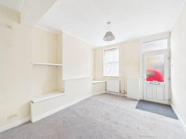 For Sale 2 Bedroom House Gloucester Gloucestershire DS100023878