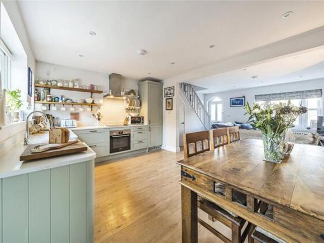 For Sale 2 Bedroom House Guildford Surrey DLS101676471