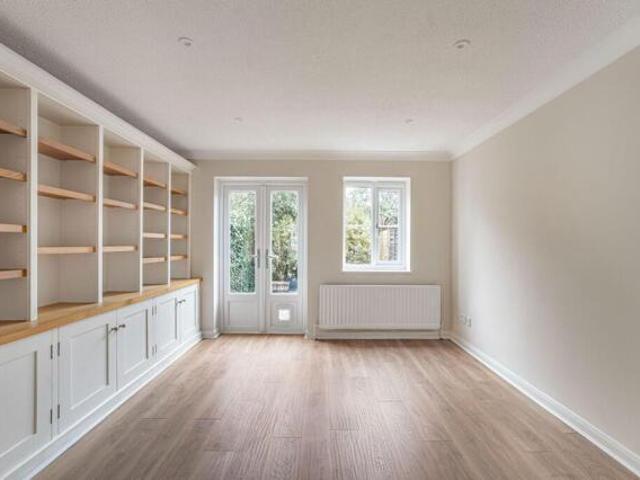 For Sale 2 Bedroom House Guildford Surrey DS99290023