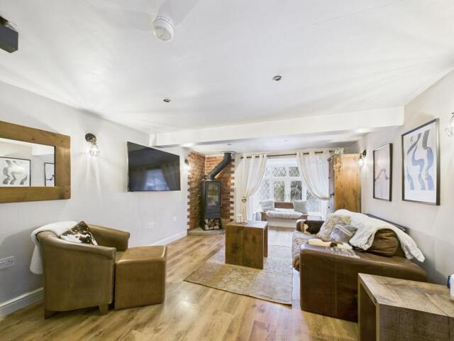 For Sale 2 Bedroom House Derbyshire Derbyshire DS99277705