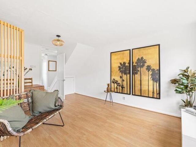 For Sale 2 Bedroom House East Grinstead West Sussex DS98648993
