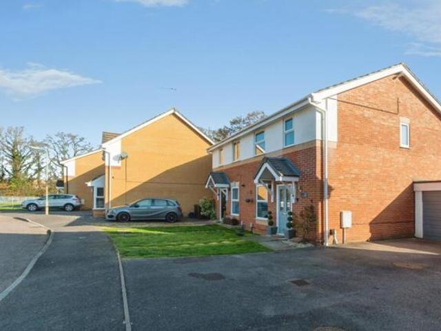 For Sale 2 Bedroom House Farnborough Hampshire DLS101025307
