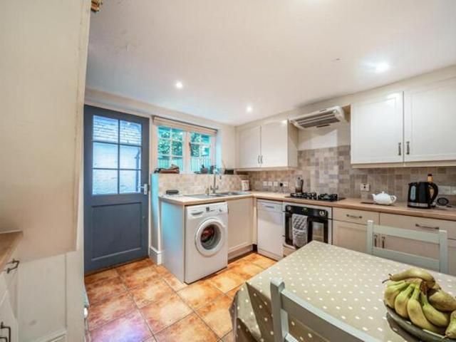For Sale 2 Bedroom House Farnham Surrey DS98766061