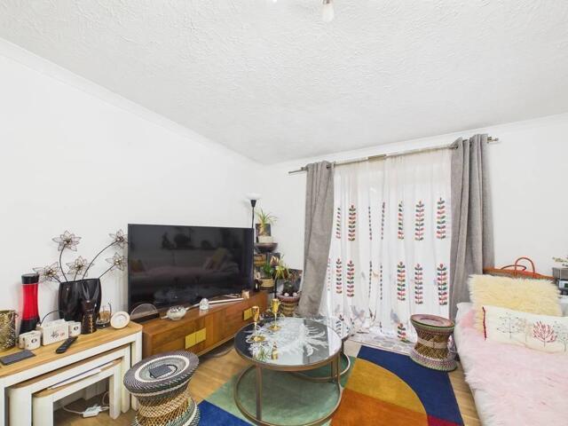 For Sale 2 Bedroom House Feltham Greater London DS99986416