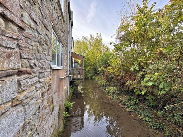 For Sale 2 Bedroom House Kingswood Gloucestershire DLS100786699