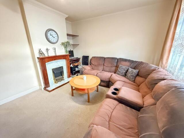 For Sale 2 Bedroom House Hillingdon Hertfordshire DS99523490