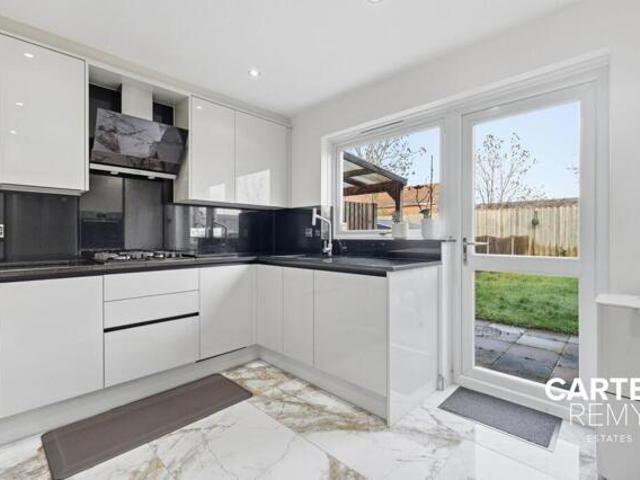 For Sale 2 Bedroom House Ilford Greater London DS100685303