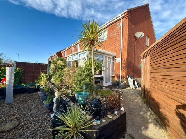 For Sale 2 Bedroom House Lowestoft Suffolk DS98278491