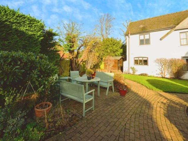 For Sale 2 Bedroom House Leatherhead Surrey DLS99523908