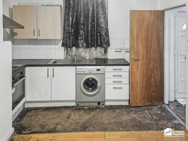 For Sale 2 Bedroom House Leeds West Yorkshire DLS100615046