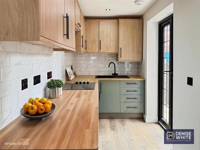 For Sale 2 Bedroom House Leek Staffordshire DS98801022