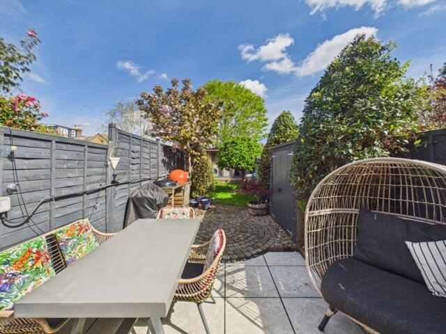 For Sale 2 Bedroom House Slough Windsor And Maidenhead DS101675001