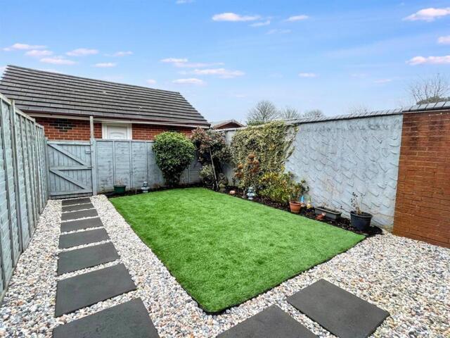 For Sale 2 Bedroom House Staffordshire Staffordshire DS99277817