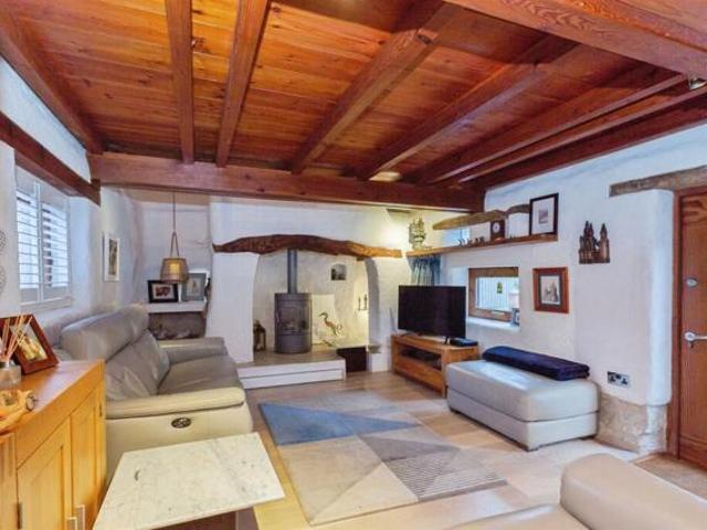 For Sale 2 Bedroom House Stone Gloucestershire DS101100176