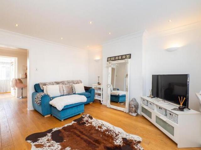 For Sale 2 Bedroom House Sutton Greater London DS101677071
