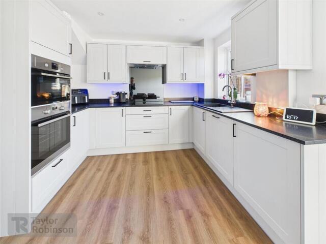 For Sale 2 Bedroom House Surrey Great London DLS98545767
