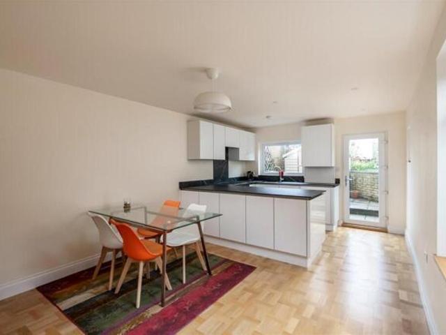 For Sale 2 Bedroom House Reigate Surrey DS98687772