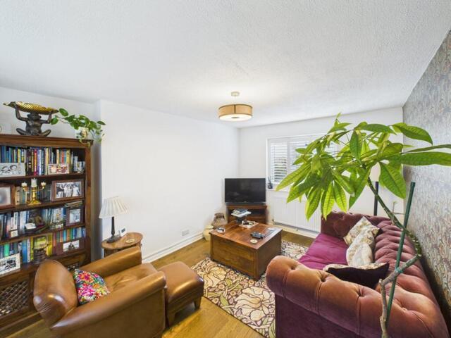 For Sale 2 Bedroom House Windsor Windsor And Maidenhead DS101200055