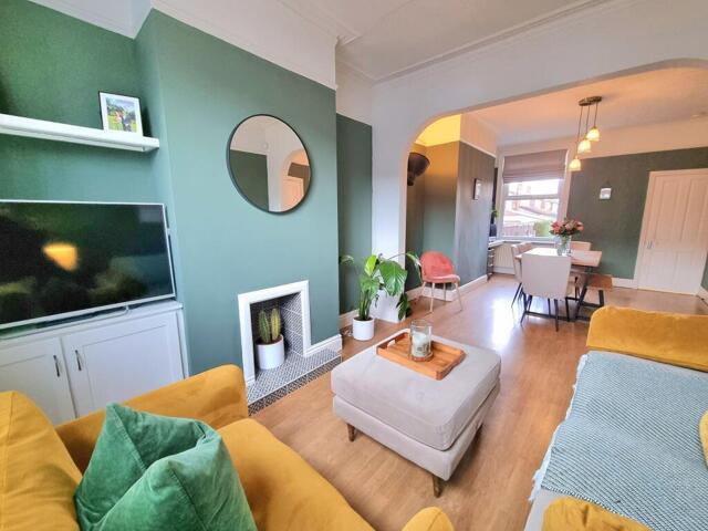 For Sale 2 Bedroom House Trafford DS101796814