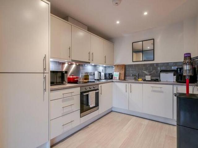 For Sale 2 Bedroom Shared Living/roommate Macclesfield Cheshire East DLS98969161