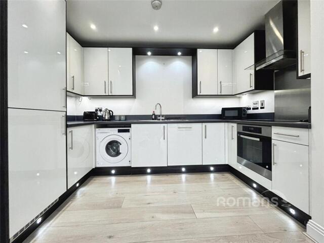 For Sale 2 Bedroom Shared Living/roommate Maidenhead Berkshire DLS101931600