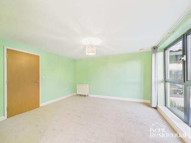 For Sale 2 Bedroom Shared Living/roommate Maidstone Kent DS99808869