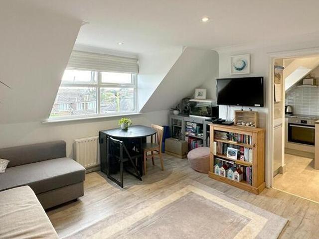 For Sale 2 Bedroom Shared Living/roommate Milford On Sea Hampshire DS101674915
