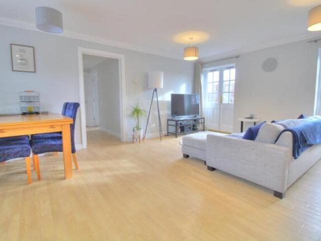 For Sale 2 Bedroom Shared Living/roommate Milton Keynes Milton Keynes DLS101677023