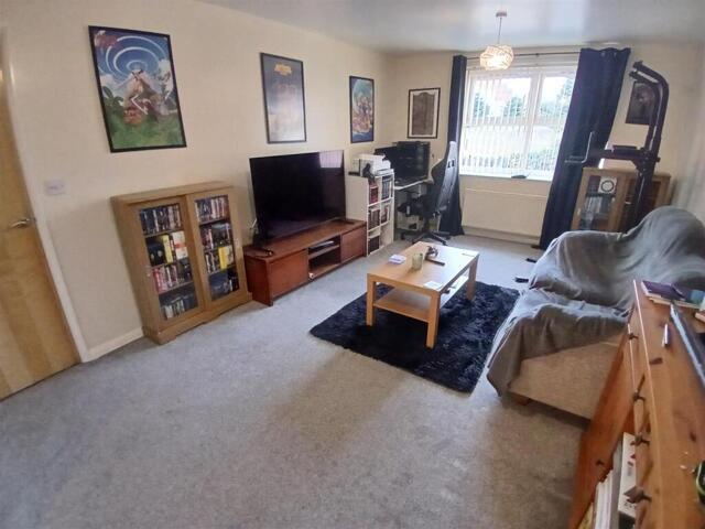 For Sale 2 Bedroom Shared Living/roommate Nuneaton Warwickshire DLS99926148