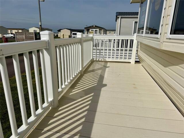 For Sale 2 Bedroom Shared Living/roommate New Milton Hampshire DS101931567