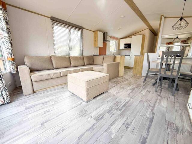 For Sale 2 Bedroom Shared Living/roommate Newcastle Emlyn Carmarthenshire DS101168252