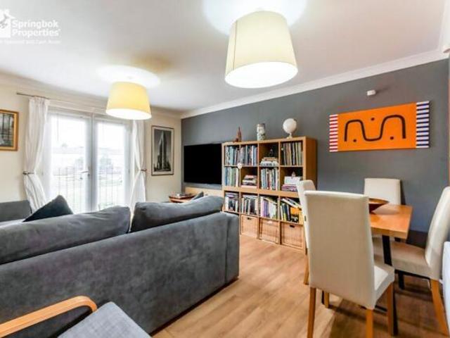 For Sale 2 Bedroom Shared Living/roommate Northampton Northampton DS99952158