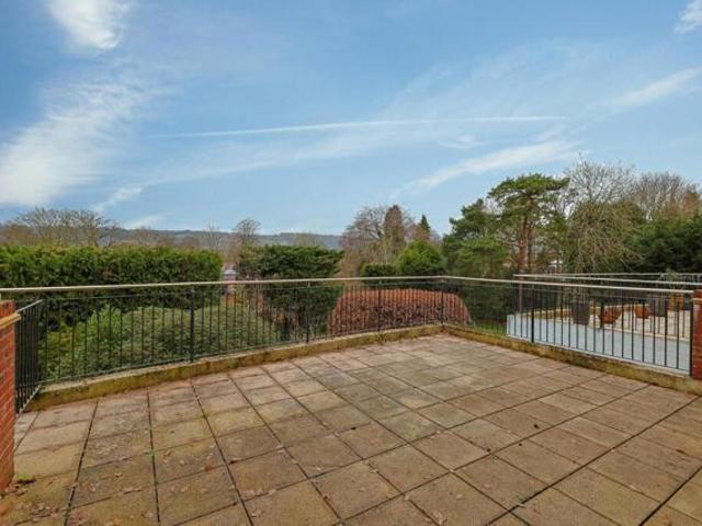 For Sale 2 Bedroom Shared Living/roommate Oxted Surrey DLS101119464