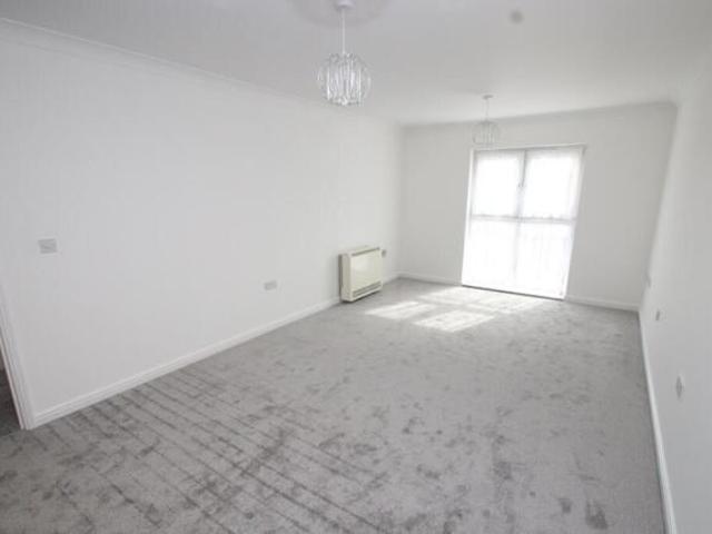 For Sale 2 Bedroom Shared Living/roommate Orpington Greater London DS101316088
