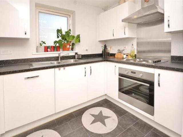 For Sale 2 Bedroom Shared Living/roommate Aylesbury Buckinghamshire DLS99475758