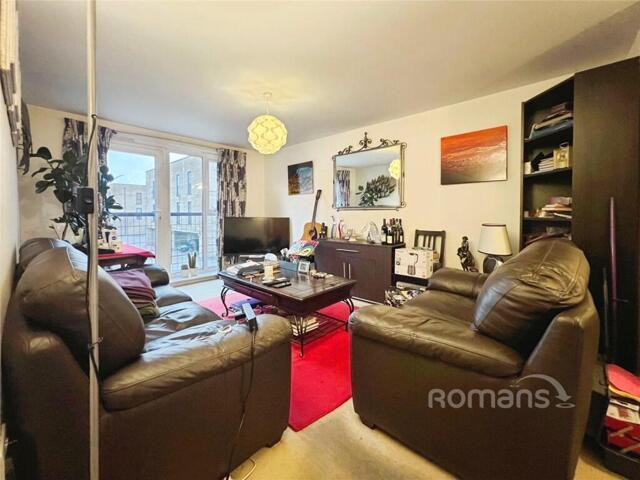 For Sale 2 Bedroom Shared Living/roommate Aldershot Hampshire DS98687477