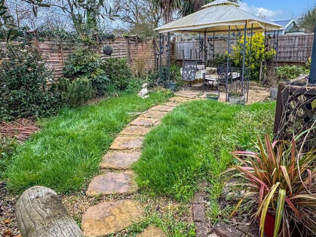 For Sale 2 Bedroom Shared Living/roommate Aldingbourne Aldingbourne DLS100733579