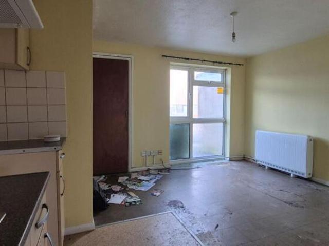 For Sale 2 Bedroom Shared Living/roommate Alton Hampshire DLS101316103