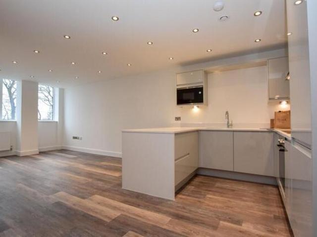 For Sale 2 Bedroom Shared Living/roommate Altrincham Trafford DLS101025558