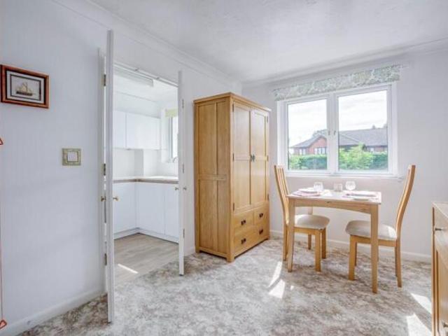 For Sale 2 Bedroom Shared Living/roommate Amersham Buckinghamshire DS99092489