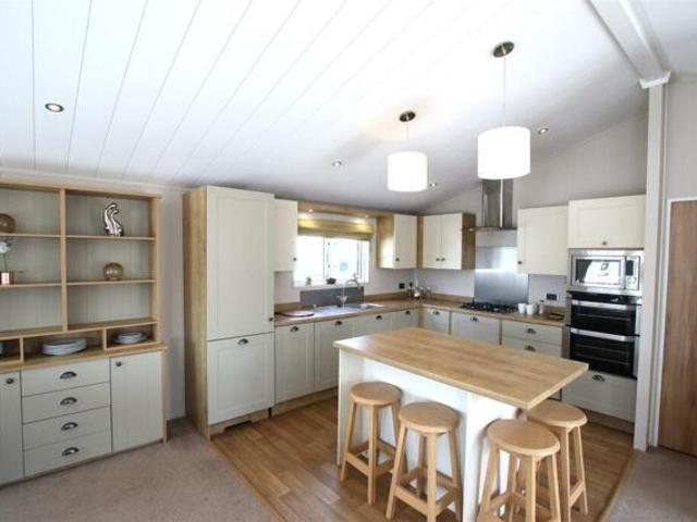 For Sale 2 Bedroom Shared Living/roommate Ashford Kent DLS98377409