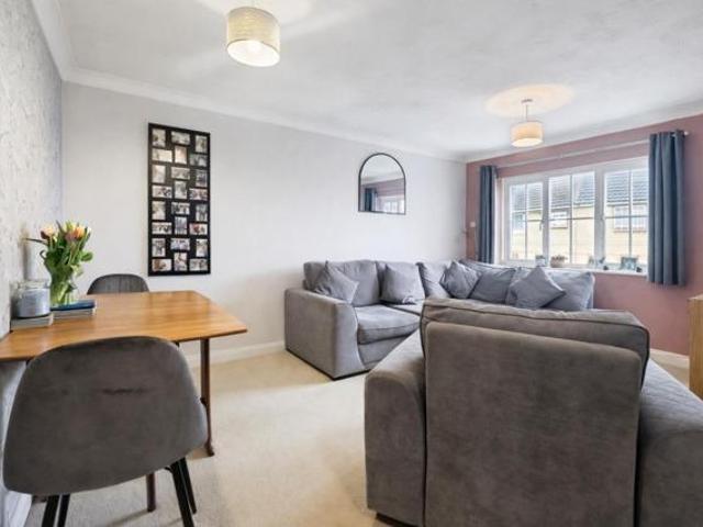 For Sale 2 Bedroom Shared Living/roommate Ashford Kent DS101351764