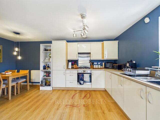 For Sale 2 Bedroom Shared Living/roommate Aspen Way Aspen Way DS101231835