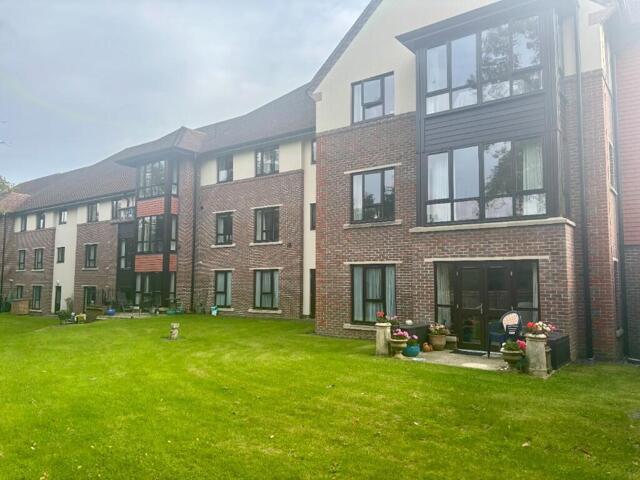 For Sale 2 Bedroom Shared Living/roommate Burgess Hill West Sussex DLS100648932