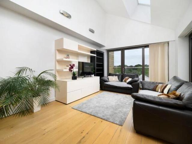For Sale 2 Bedroom Shared Living/roommate Barnet Greater London DLS98612569