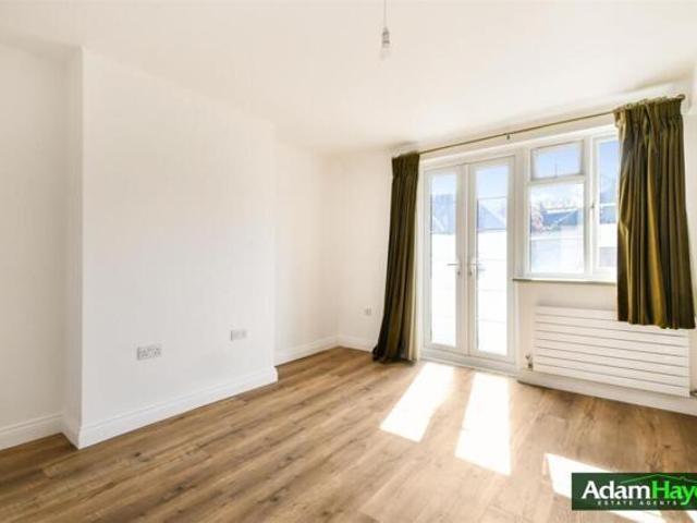 For Sale 2 Bedroom Shared Living/roommate Barnet Greater London DS99092782