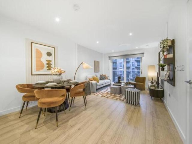 For Sale 2 Bedroom Shared Living/roommate Barnet London DLS101059731